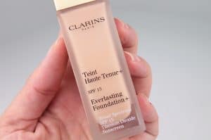 Clarins Everlasting Foundation swatches