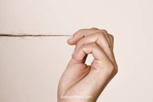 6 Hair Porosity Tests to Determine Your Hair Porosity Type