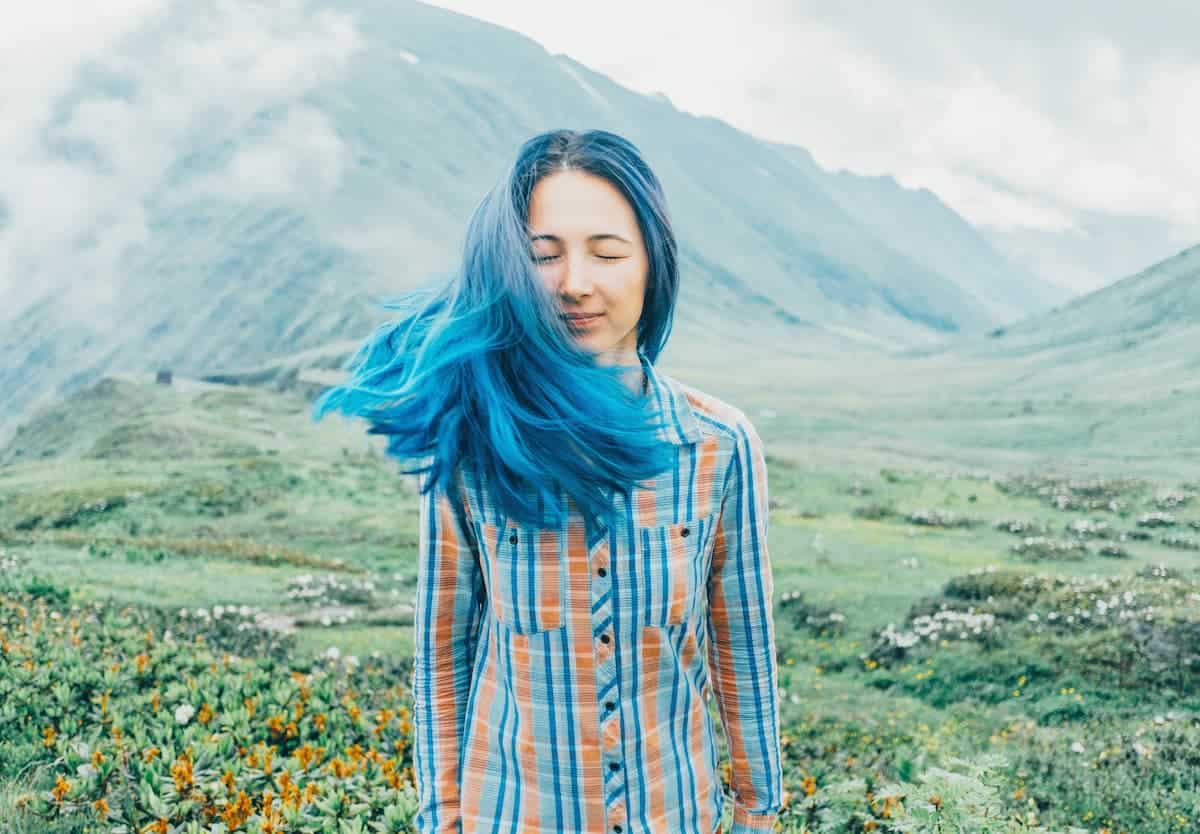 8 Top Shampoos for Blue Hair to Make Your Color Last Longer