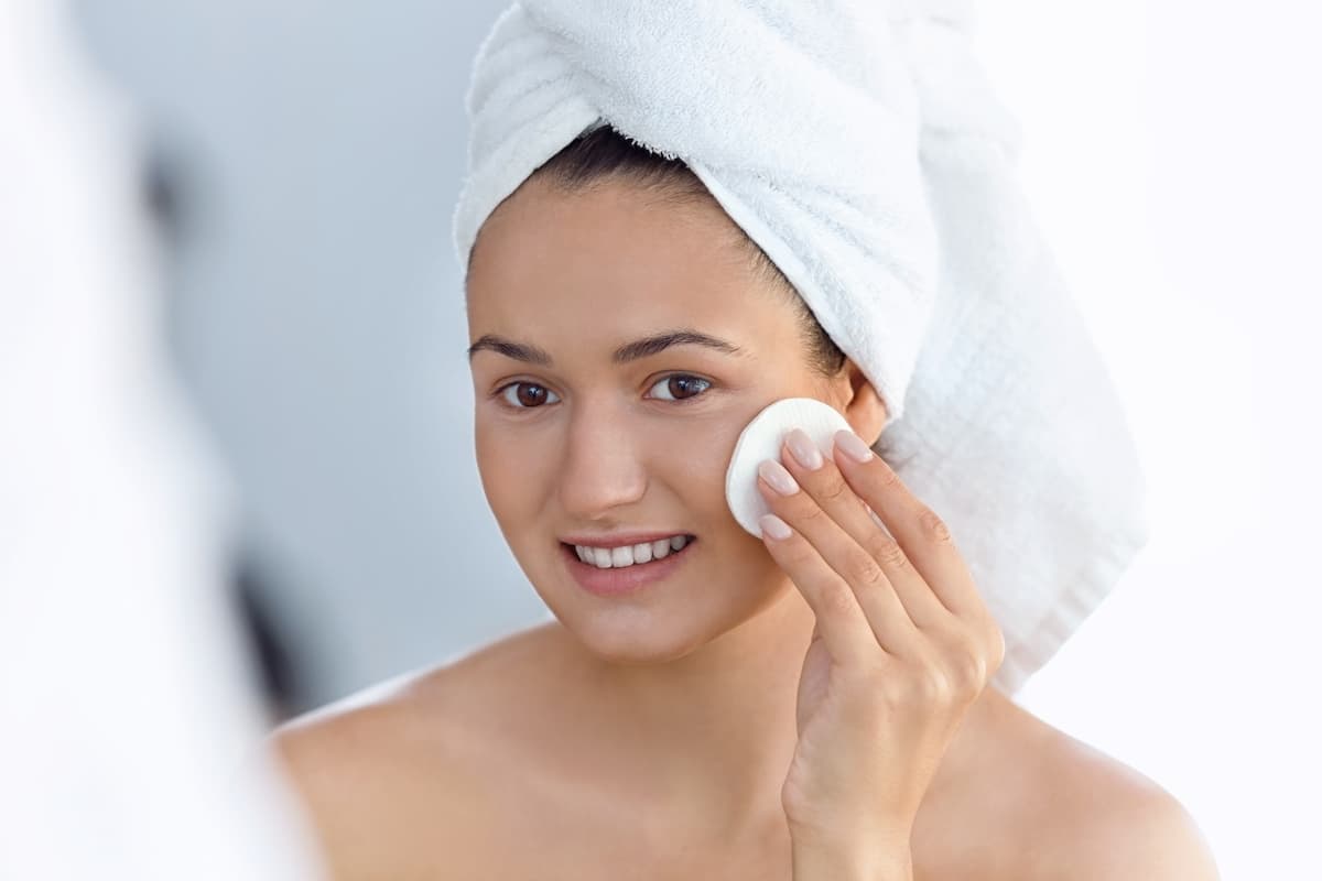 Toner vs Cleanser: Do You Need to Add Both in Your Skincare?