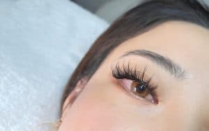 What Are Wispy Eyelash Extensions? The Ultimate Guide