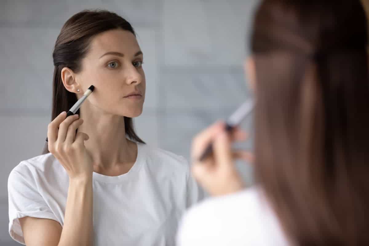 Foundation vs Concealer: What's The Difference?