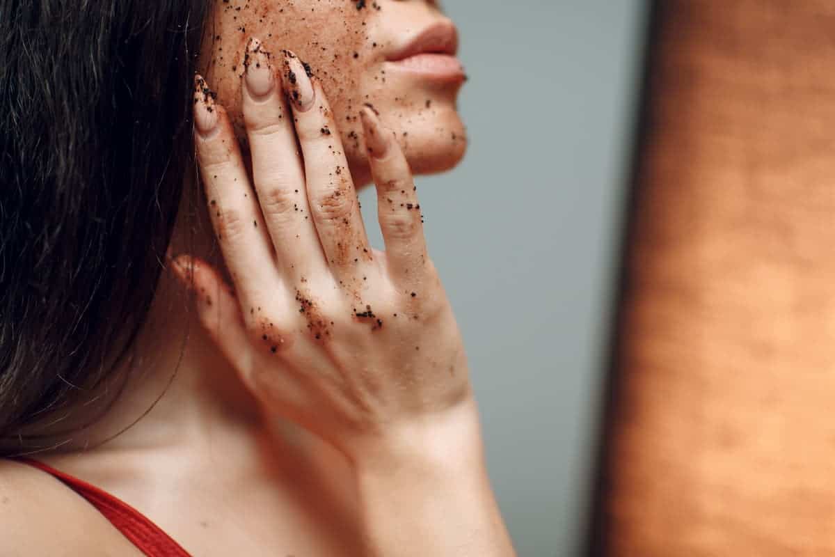 8 Benefits Of Coffee Scrubs + DIY Coffee Scrub Recipes!