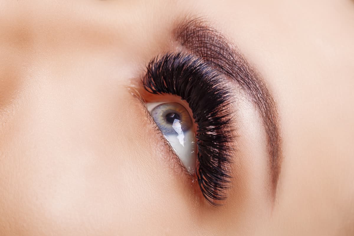 What Are Mega Lash Extensions? Are They Worth It?
