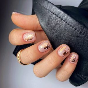 32 Trendy Designs For Short Square Nails We’re Obsessing Over