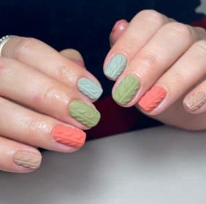 32 Trendy Designs For Short Square Nails We’re Obsessing Over