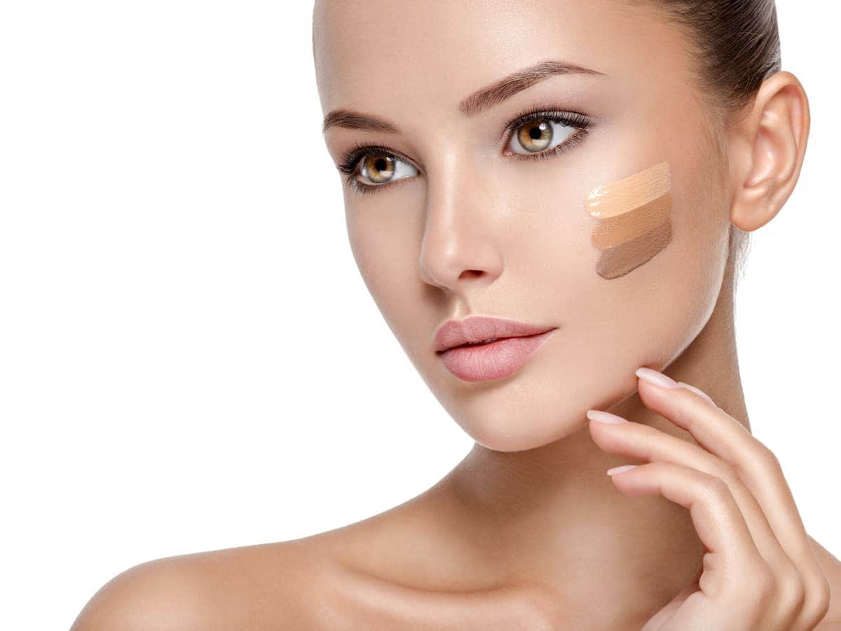 9 Top Non-Comedogenic Foundations: Avoid Acne and Breakouts!