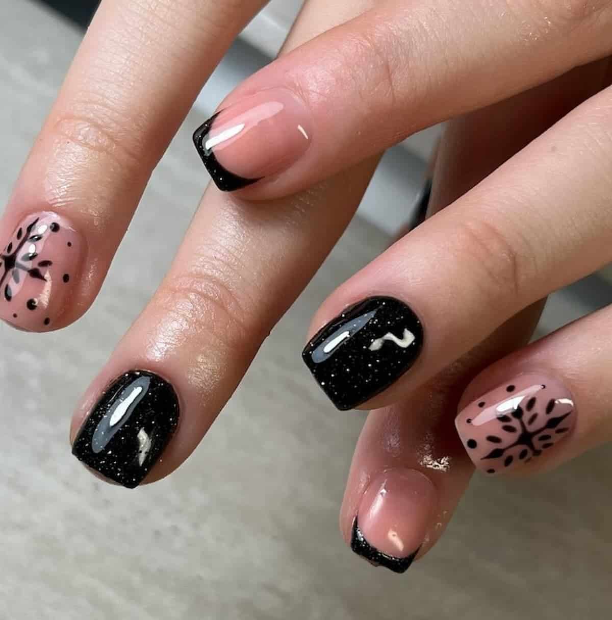 40 Sparkly Black Nails with Glitter to Give You That Extra Glam