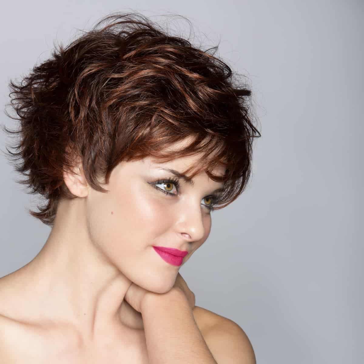 18 Flattering Hairstyles for Pear-Shaped Faces