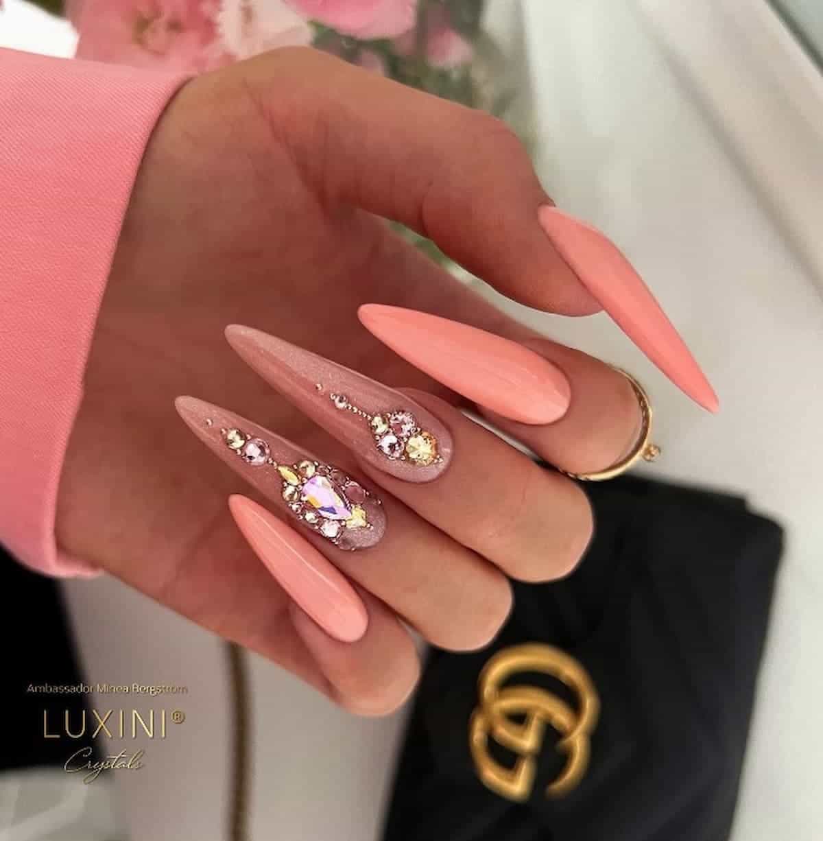 40+ Peach Nail Designs That Are Cheerful and Chic