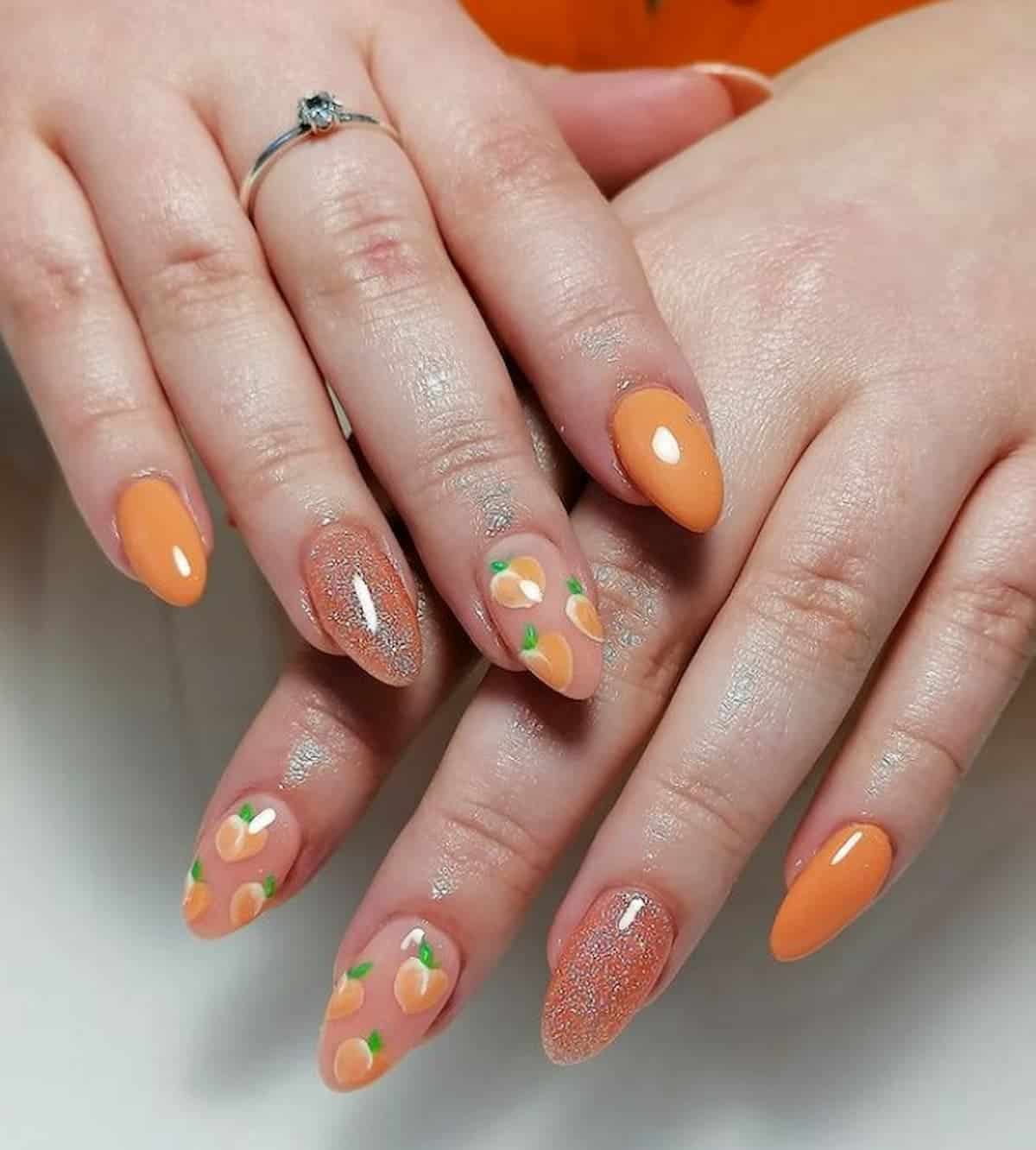 40+ Peach Nail Designs That Are Cheerful and Chic