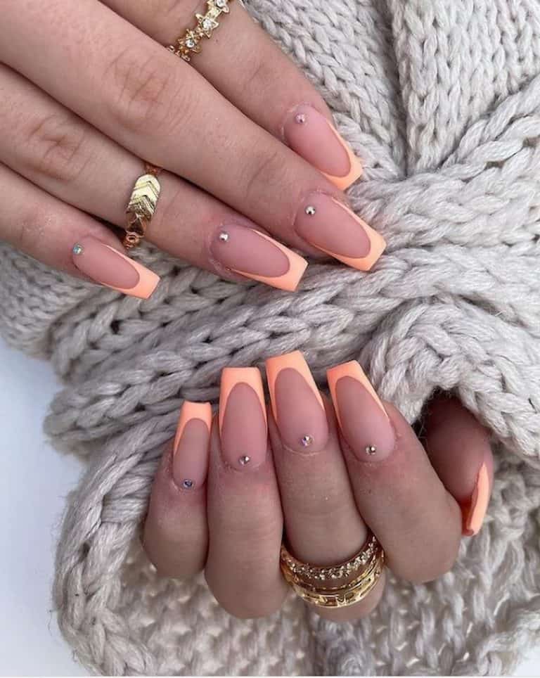 40+ Peach Nail Designs for a Cheerful and Chic Mani