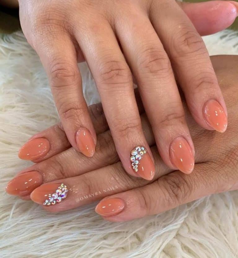 40+ Peach Nail Designs That Are Cheerful and Chic