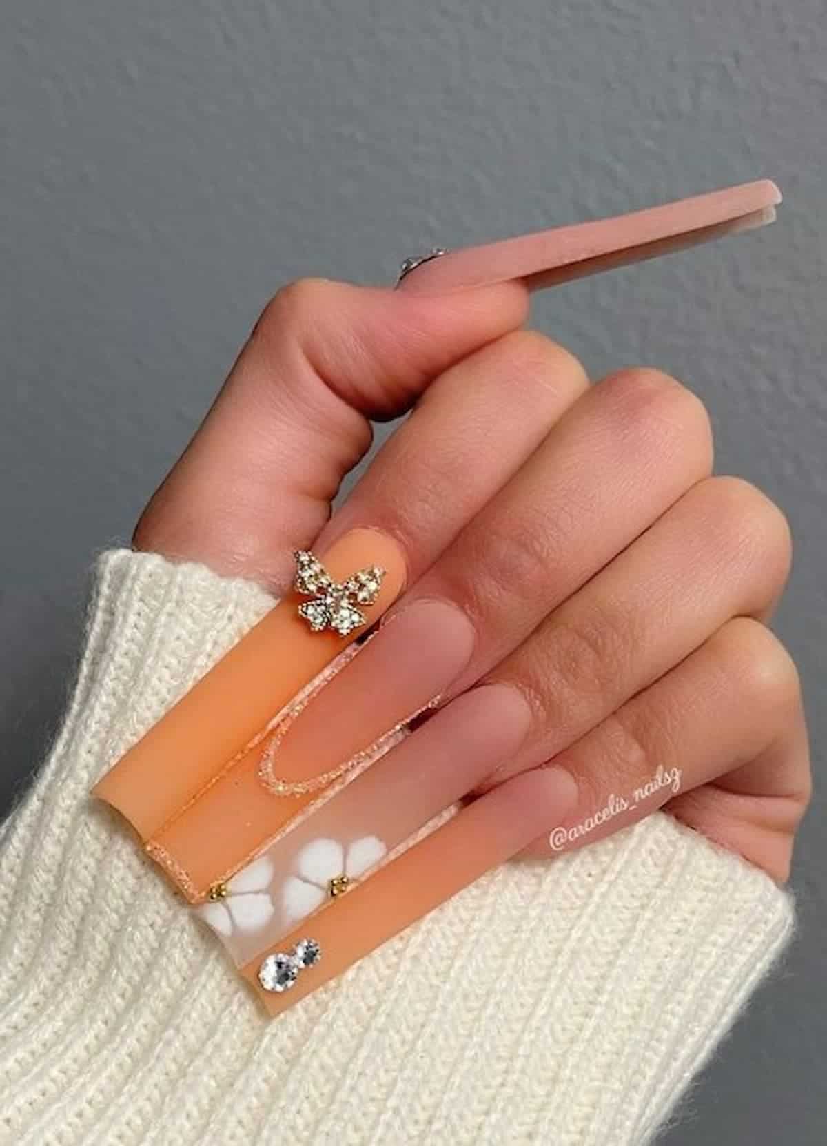 40+ Peach Nail Designs for a Cheerful and Chic Mani