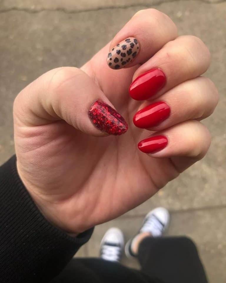 45 Stunning Red Nails with Glitter for a Striking Manicure
