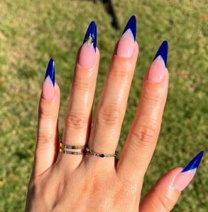 60 Blue French-Tip Nails for a Cool and Trendy Manicure