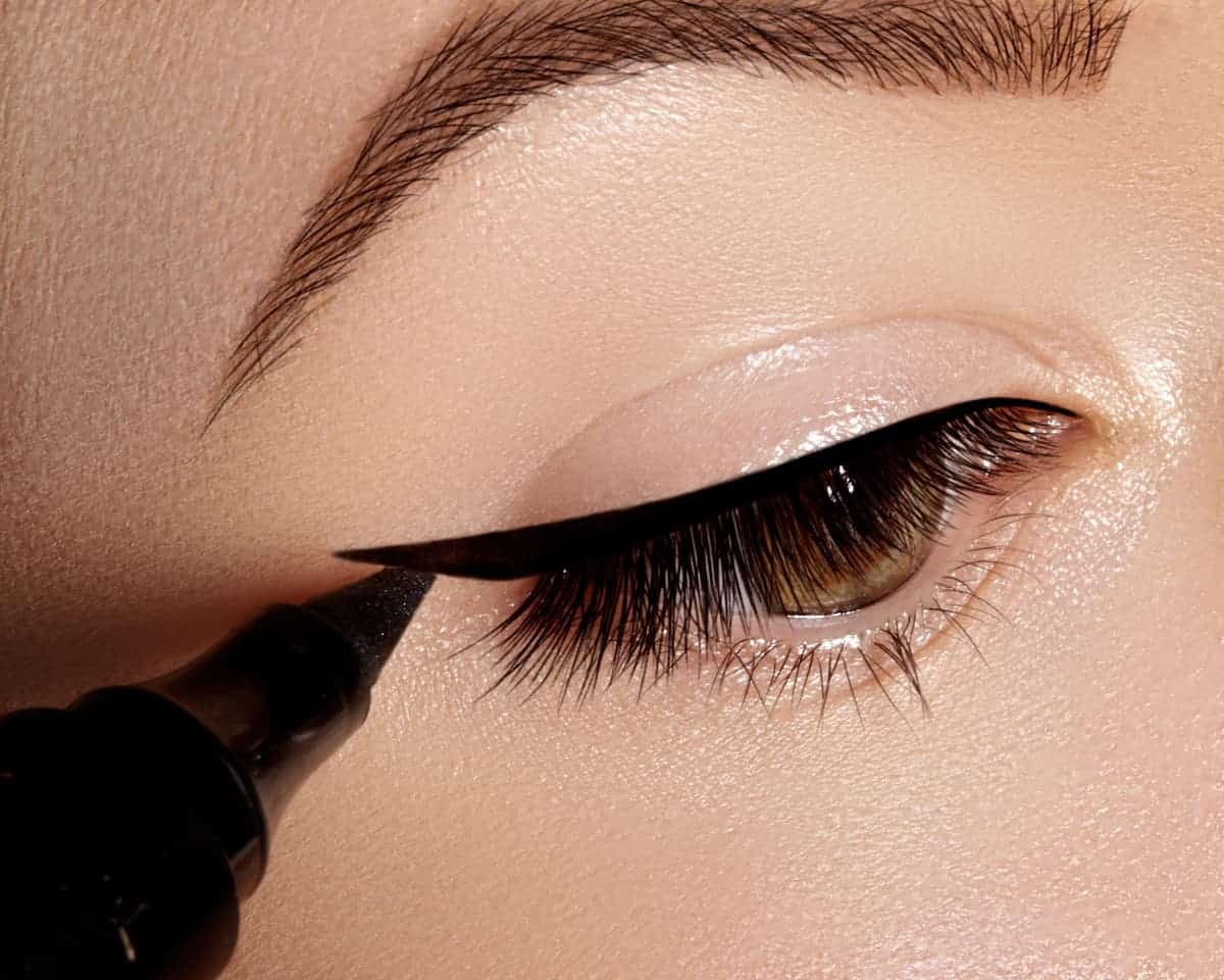 Siren Eyes: What You Need to Know About this TikTok Makeup Trend