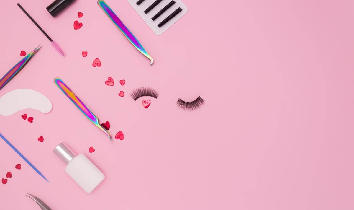 The Top Eyelash Extension Kits for Flawless DIY Lashes