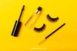 4 DIY Eyelash Growth Serum Recipes for Fuller Lashes