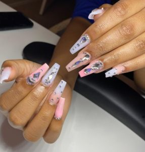 43 Head-Turning Diamond Nail Designs To Steal the Spotlight