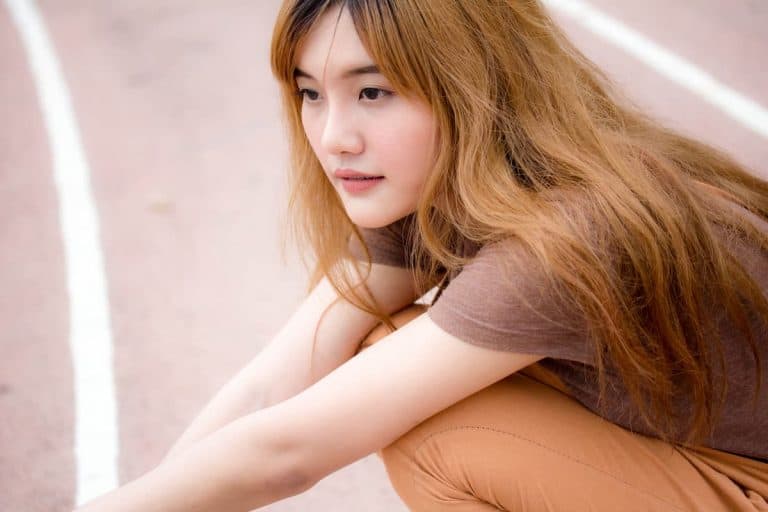 1B Hair Guide: The Basics of Styling and Caring for This Hair Type