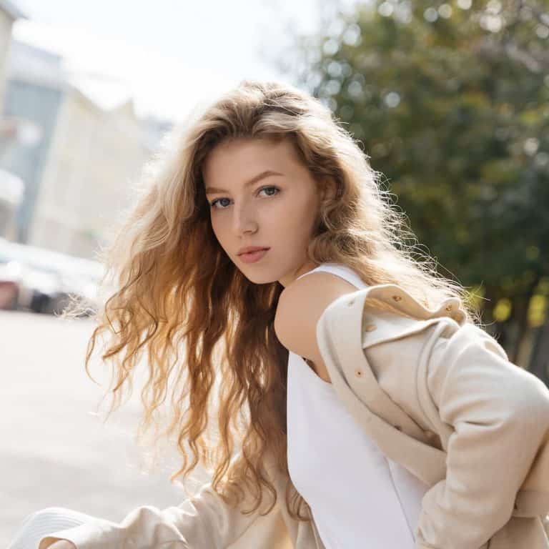 2B Hair Guide: Caring for and Styling This Hair Type