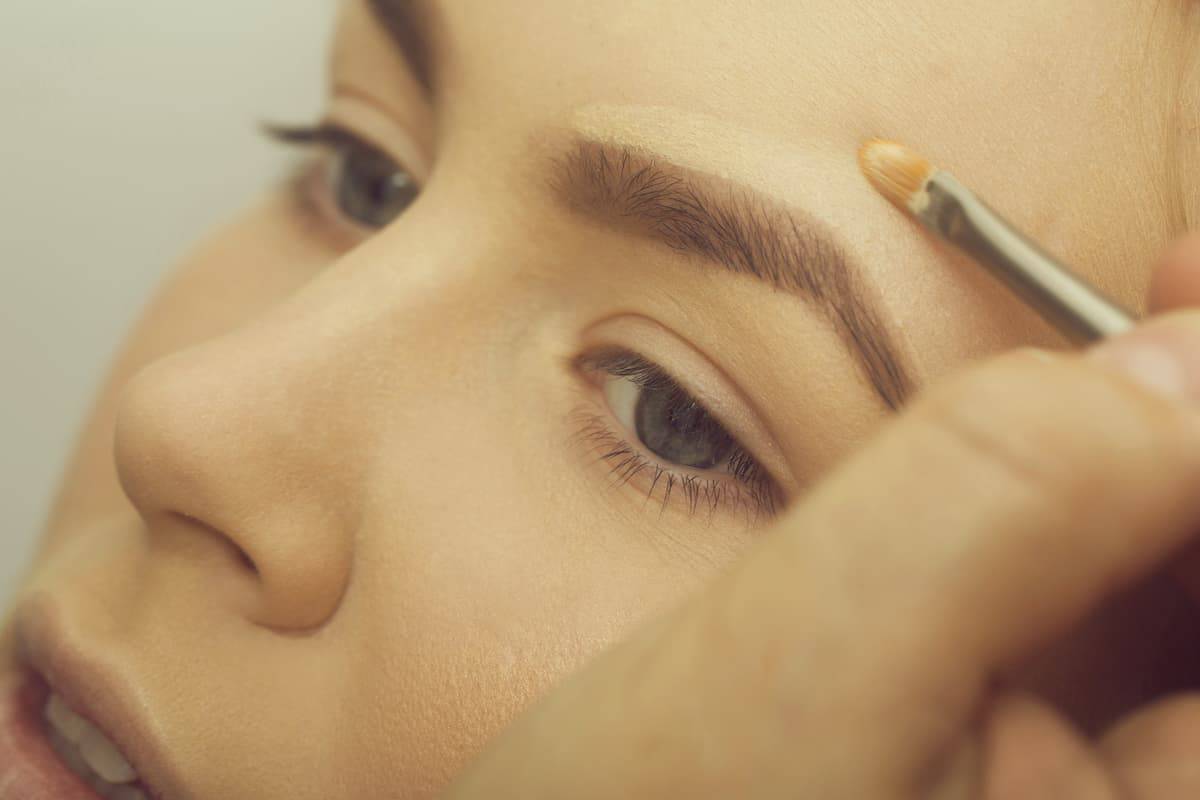 Concealer on Eyebrows: How To Enhance Your Brow Game