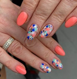 30+ Coral Nail Ideas for the Ultimate Chic Look
