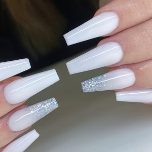40 Gorgeous White Nail Designs You’ll Absolutely Love!