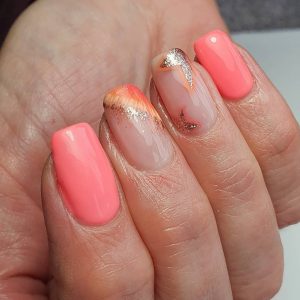 30+ Coral Nail Ideas for the Ultimate Chic Look