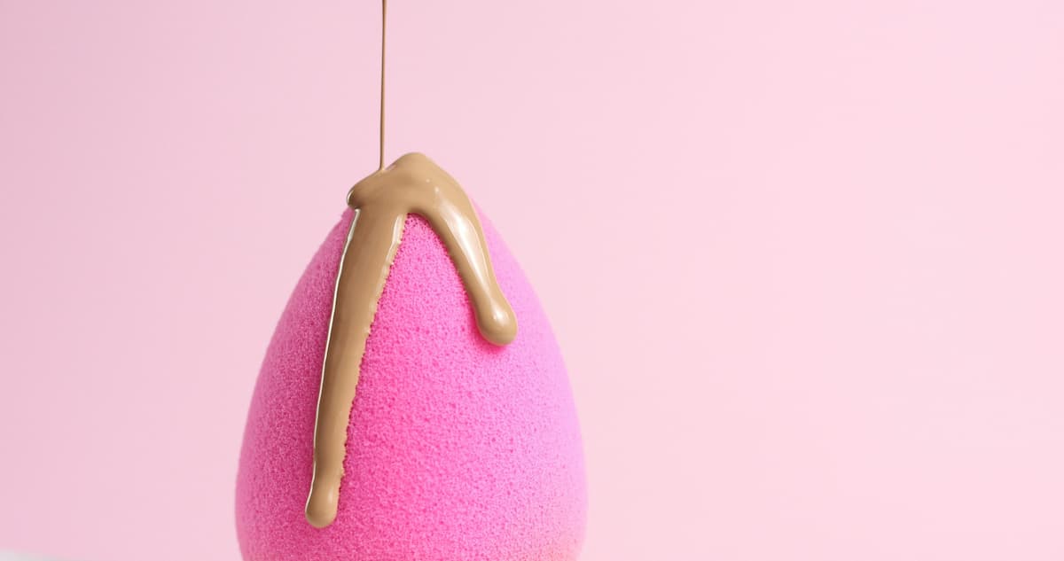 Foundation Sponge vs. Brush: Which Reigns Supreme?