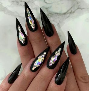 53 Alluring Black Nails That Exude Confidence and Sophistication