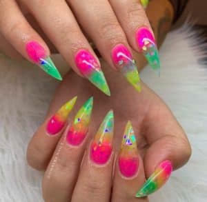 40+ Sizzling Summer Ombré Nails To Try