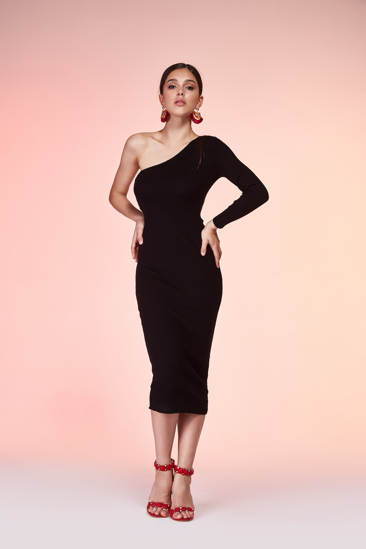 How To Style an Hourglass Body Shape: Your Ultimate Guide