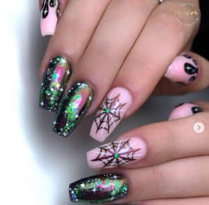 53 Spider Web Nails Weaving Its Way Into Fashion