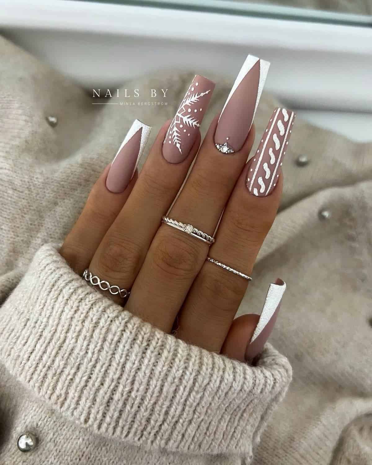 60+ Brr-illiant Winter Nail Designs for the Season