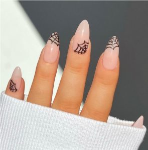 53 Spider Web Nails Weaving Its Way Into Fashion