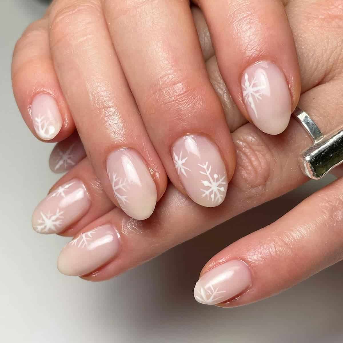 60+ Brr-illiant Winter Nail Designs for the Season