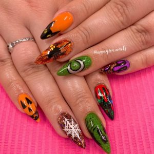 53 Spider Web Nails Weaving Its Way Into Fashion