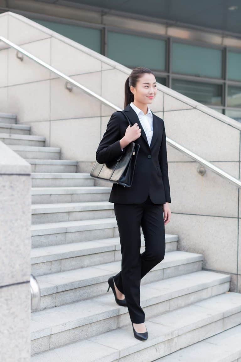 What To Wear to Jury Duty: Court Dress Code + Vogue Looks